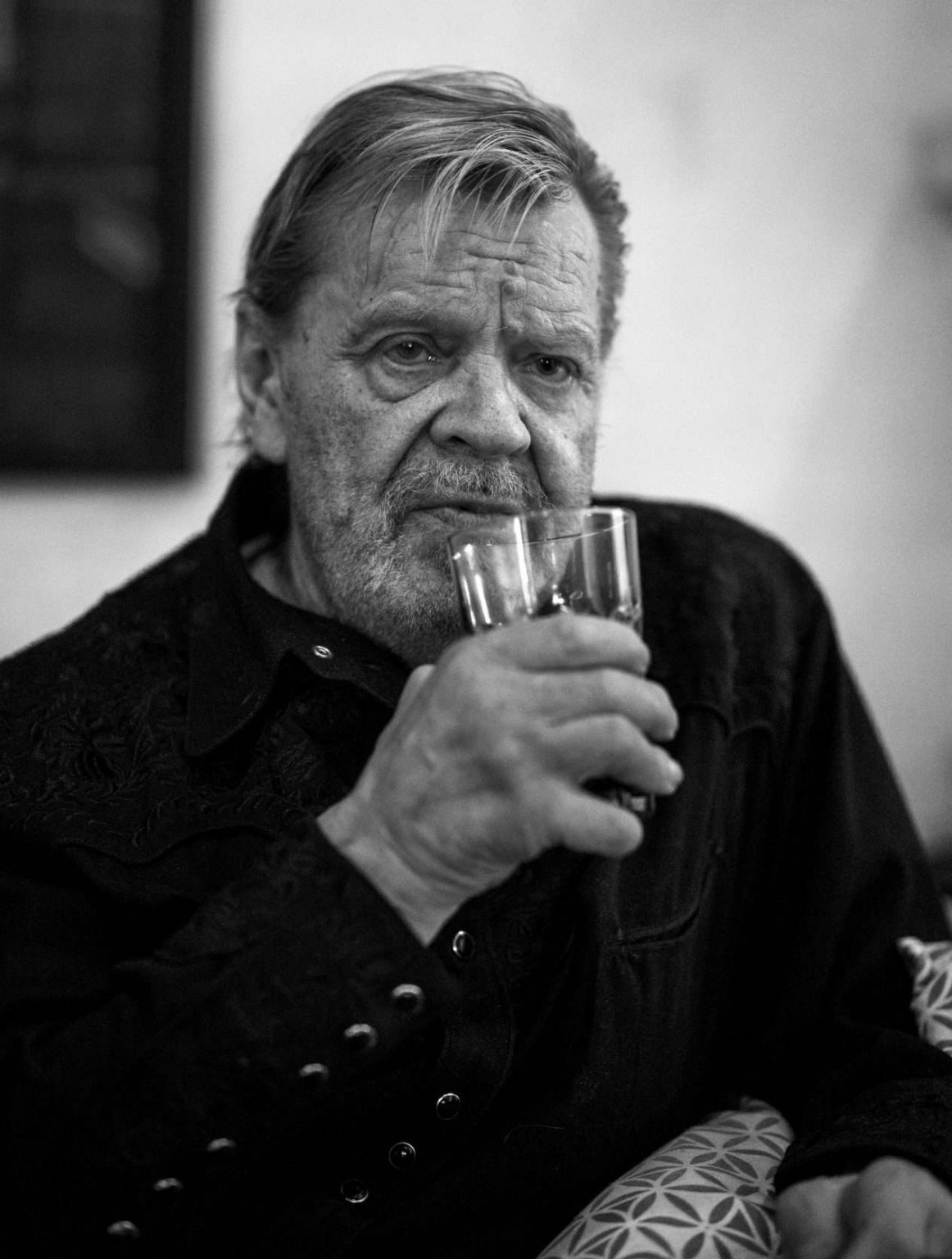 Vesa-Matti Loirin hautajaiset käynnissä Helsingissä - Paula Koivuniemi ...