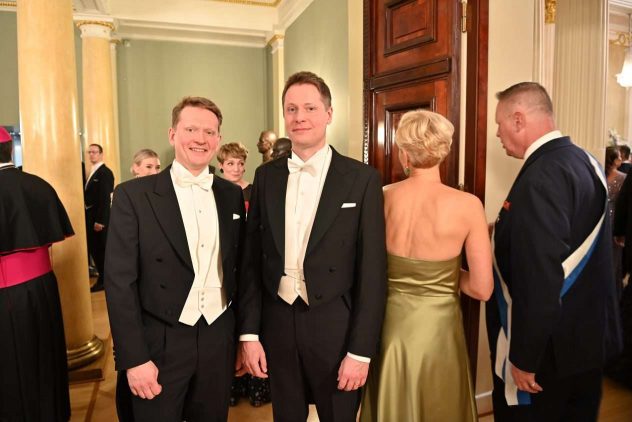 Niinistön pojat harvinaisessa yhteiskuvassa - tältä he näyttävät