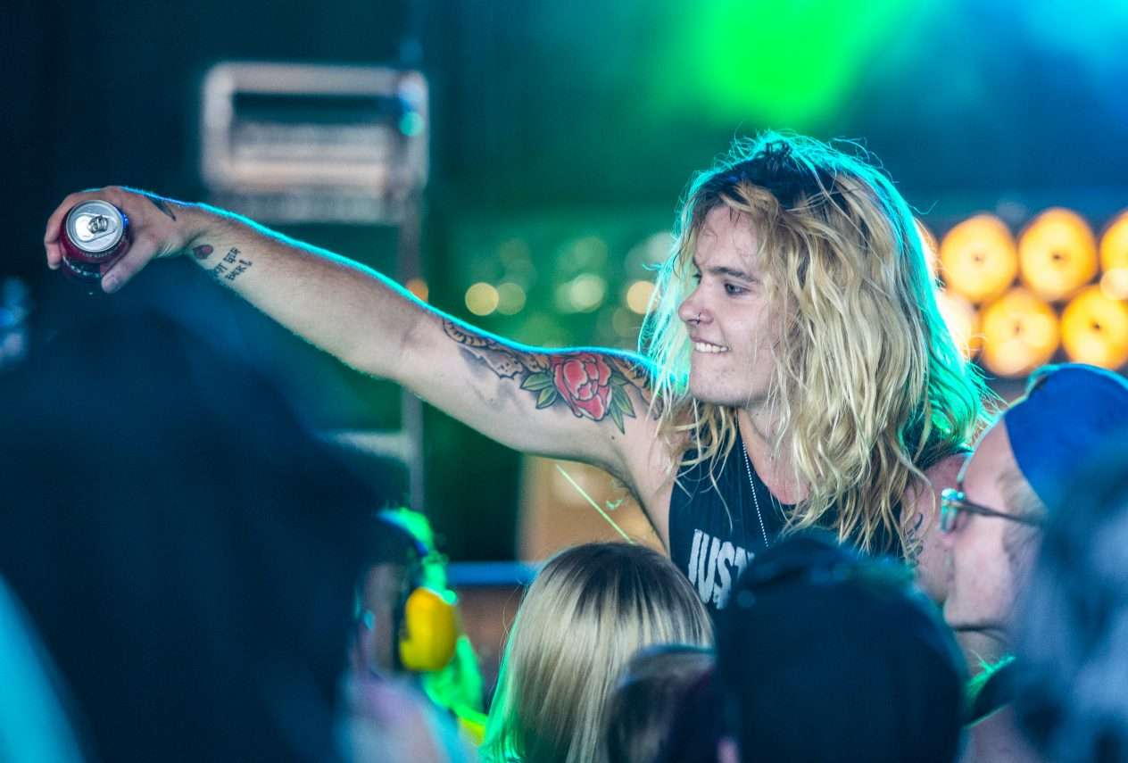 Tältä Archie Cruz näyttää ilman paitaa uuden tatuointinsa kanssa ...